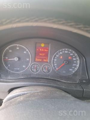 Black Volkswagen Golf Plus 2009 in Ludza, with an engine capacity of 1.90 L and mileage of 212 thousand km for 1800 €, photo 11 on AUTOMOTO.COM.LV