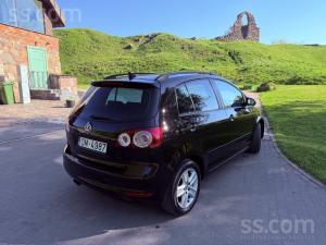 Melns Volkswagen Golf Plus 2009 Rēzekne, ar dzinēja tilpumu 2.00 L un nobraukumu 0 tūkst. km par 4450 €, foto 7 vietnē AUTOMOTO.COM.LV