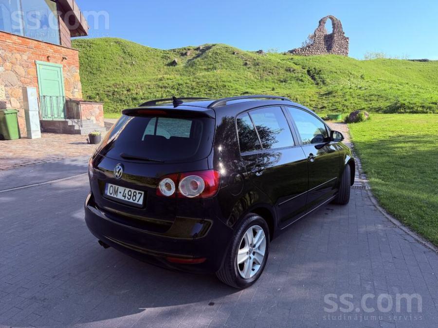 Melns Volkswagen Golf Plus 2009 Rēzekne, ar dzinēja tilpumu 2.00 L un nobraukumu 0 tūkst. km par 4450 €, foto 7 vietnē AUTOMOTO.COM.LV