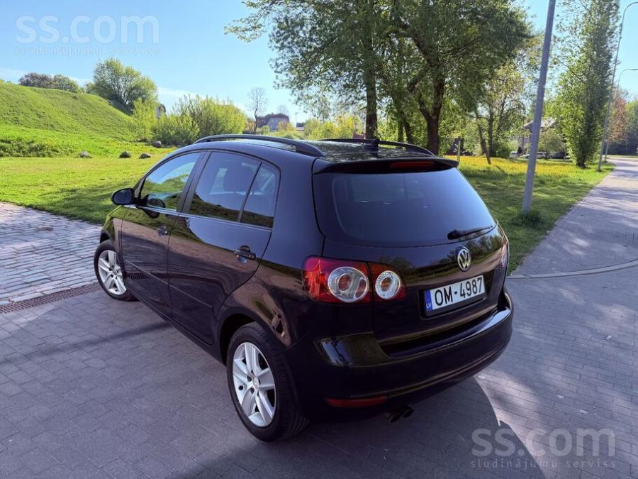 Melns Volkswagen Golf Plus 2009 Rēzekne, ar dzinēja tilpumu 2.00 L un nobraukumu 0 tūkst. km par 4450 €, foto 8 vietnē AUTOMOTO.COM.LV