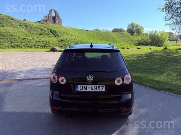 Black Volkswagen Golf Plus 2009 in Rezekne, with an engine capacity of 2.00 L and mileage of 0 thousand km for 4450 €, photo 8 on AUTOMOTO.COM.LV