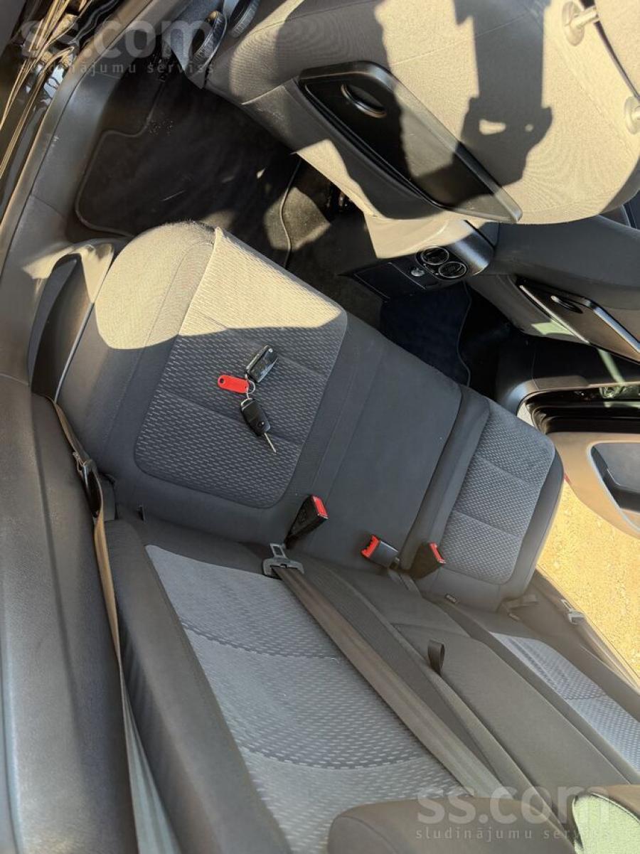 Melns Volkswagen Golf Plus 2009 Rēzekne, ar dzinēja tilpumu 2.00 L un nobraukumu 0 tūkst. km par 4450 €, foto 14 vietnē AUTOMOTO.COM.LV