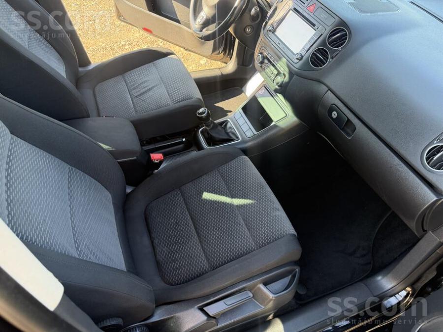 Melns Volkswagen Golf Plus 2009 Rēzekne, ar dzinēja tilpumu 2.00 L un nobraukumu 0 tūkst. km par 4450 €, foto 16 vietnē AUTOMOTO.COM.LV
