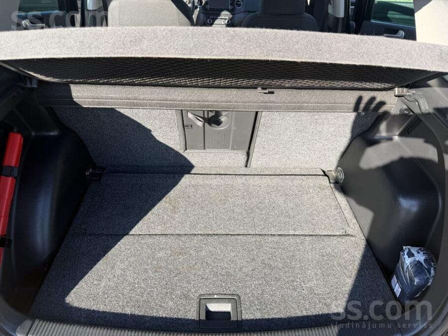 Melns Volkswagen Golf Plus 2009 Rēzekne, ar dzinēja tilpumu 2.00 L un nobraukumu 0 tūkst. km par 4450 €, foto 17 vietnē AUTOMOTO.COM.LV