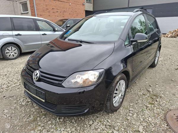 Black Volkswagen Golf Plus 2009 in Prienai, with an engine capacity of 1.97 L and mileage of 257 thousand km for 2900 €, photo 1 on AUTOMOTO.COM.LV