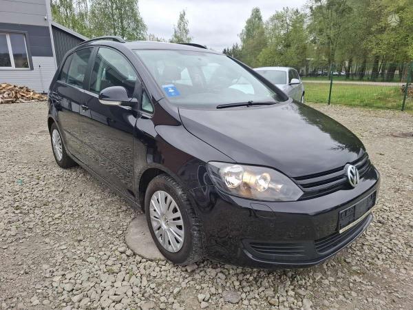 Black Volkswagen Golf Plus 2009 in Prienai, with an engine capacity of 1.97 L and mileage of 257 thousand km for 2900 €, photo 2 on AUTOMOTO.COM.LV