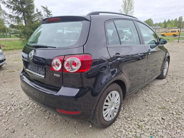 Black Volkswagen Golf Plus 2009 in Prienai, with an engine capacity of 1.97 L and mileage of 257 thousand km for 2900 €, photo 3 on AUTOMOTO.COM.LV