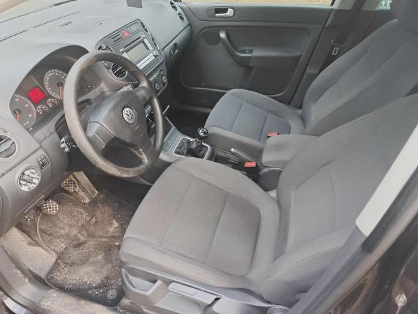 Black Volkswagen Golf Plus 2009 in Vilnius, with an engine capacity of 1.90 L and mileage of 308 thousand km for 1100 €, photo 3 on AUTOMOTO.COM.LV
