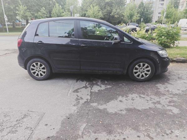 Black Volkswagen Golf Plus 2009 in Vilnius, with an engine capacity of 1.90 L and mileage of 308 thousand km for 1100 €, photo 6 on AUTOMOTO.COM.LV