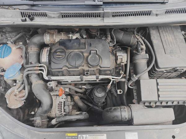 Black Volkswagen Golf Plus 2009 in Vilnius, with an engine capacity of 1.90 L and mileage of 308 thousand km for 1100 €, photo 7 on AUTOMOTO.COM.LV