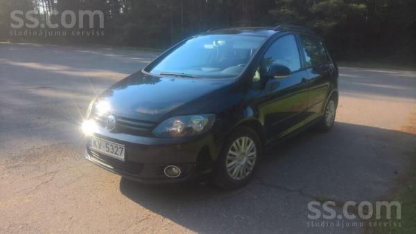 Black Volkswagen Golf Plus 2009 in Riga, with an engine capacity of 1.40 L and mileage of 259 thousand km for 4000 €, photo 3 on AUTOMOTO.COM.LV
