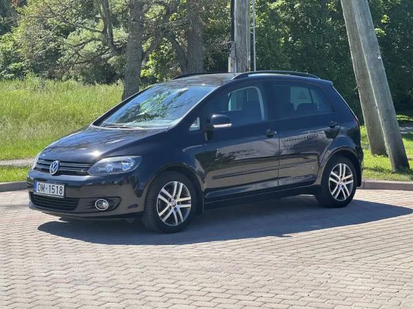 Black Volkswagen Golf Plus 2009 in Cesis, with an engine capacity of 2.00 L and mileage of 239 thousand km for 5450 €, photo 2 on AUTOMOTO.COM.LV