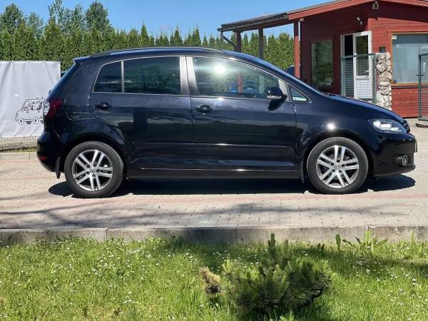 Black Volkswagen Golf Plus 2009 in Cesis, with an engine capacity of 2.00 L and mileage of 239 thousand km for 5450 €, photo 6 on AUTOMOTO.COM.LV