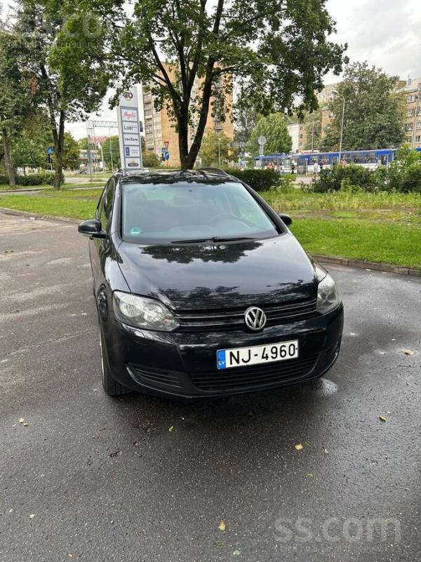 Black Volkswagen Golf Plus 2009 in Riga, with an engine capacity of 1.40 L and mileage of 224 thousand km for 4200 €, photo 4 on AUTOMOTO.COM.LV