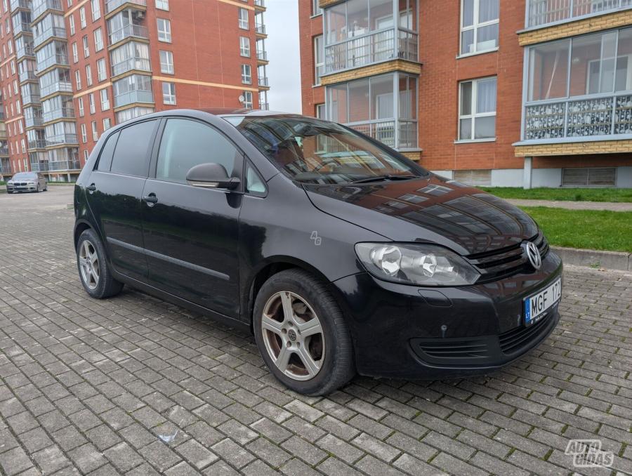Black Volkswagen Golf Plus 2009 in Klaipeda, with an engine capacity of 2.00 L and mileage of 205 thousand km for 3500 €, photo 8 on AUTOMOTO.COM.LV