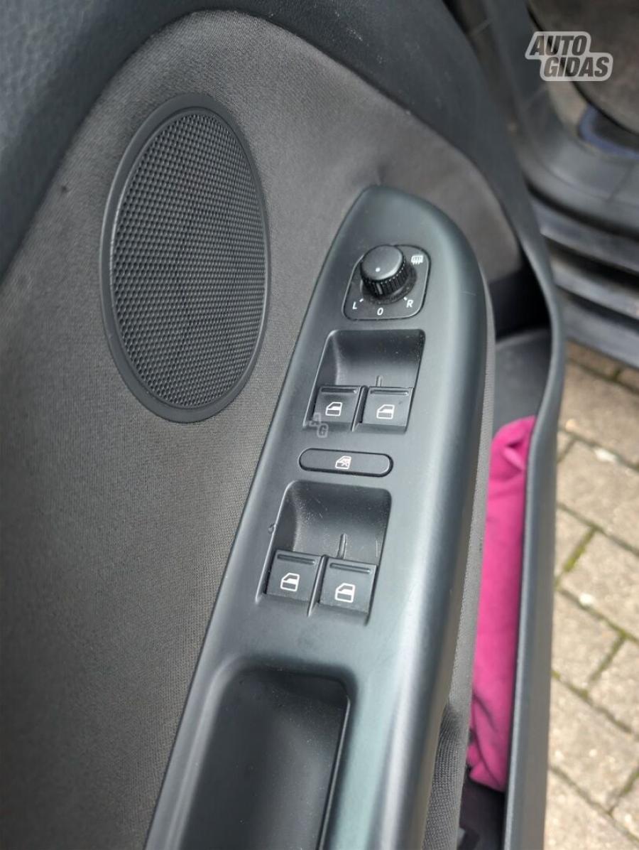 Black Volkswagen Golf Plus 2009 in Klaipeda, with an engine capacity of 2.00 L and mileage of 205 thousand km for 3500 €, photo 15 on AUTOMOTO.COM.LV