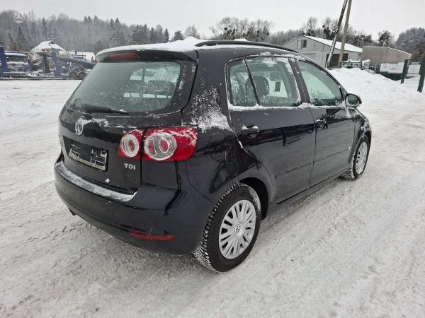 Melns Volkswagen Golf Plus 2010 Prienai, ar dzinēja tilpumu 2.00 L un nobraukumu 257 tūkst. km par 3600 €, foto 3 vietnē AUTOMOTO.COM.LV
