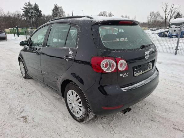 Melns Volkswagen Golf Plus 2010 Prienai, ar dzinēja tilpumu 2.00 L un nobraukumu 257 tūkst. km par 3600 €, foto 4 vietnē AUTOMOTO.COM.LV