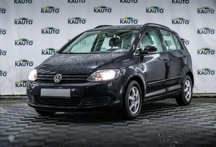 Melns Volkswagen Golf Plus 2010 Kauņa, ar dzinēja tilpumu 1.60 L un nobraukumu 0 tūkst. km par 5690 €, foto 1 vietnē AUTOMOTO.COM.LV