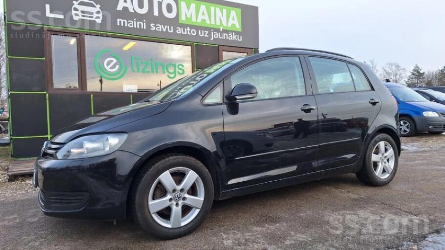 Black Volkswagen Golf Plus 2010 in Riga, with an engine capacity of 1.60 L and mileage of 296 thousand km for 3990 €, photo 1 on AUTOMOTO.COM.LV
