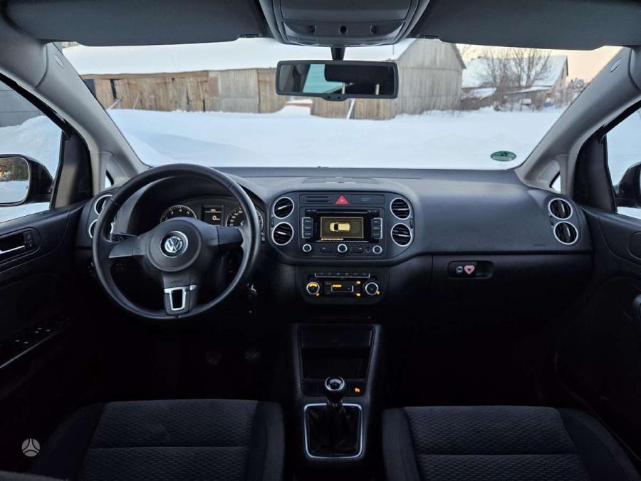 Melns Volkswagen Golf Plus 2010 Radviliškis, ar dzinēja tilpumu 1.60 L un nobraukumu 250 tūkst. km par 4500 €, foto 21 vietnē AUTOMOTO.COM.LV