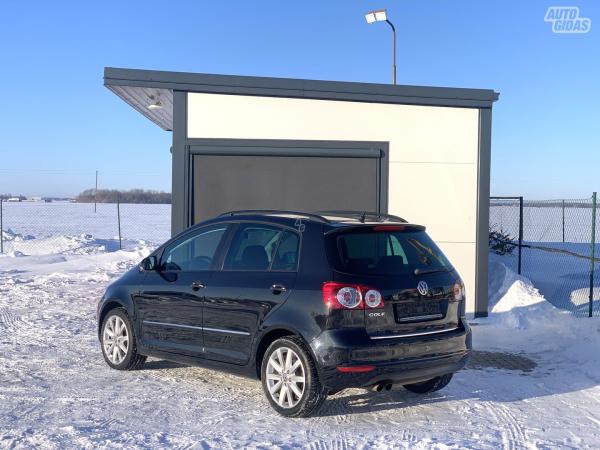 Black Volkswagen Golf Plus 2010 in Kaunas, with an engine capacity of 2.00 L and mileage of 233 thousand km for 5999 €, photo 4 on AUTOMOTO.COM.LV