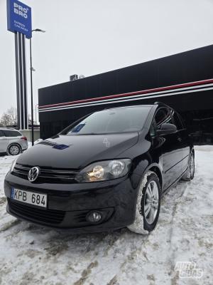Melns Volkswagen Golf Plus 2010 Kauņa, ar dzinēja tilpumu 1.40 L un nobraukumu 235 tūkst. km par 4500 €, foto  vietnē AUTOMOTO.COM.LV