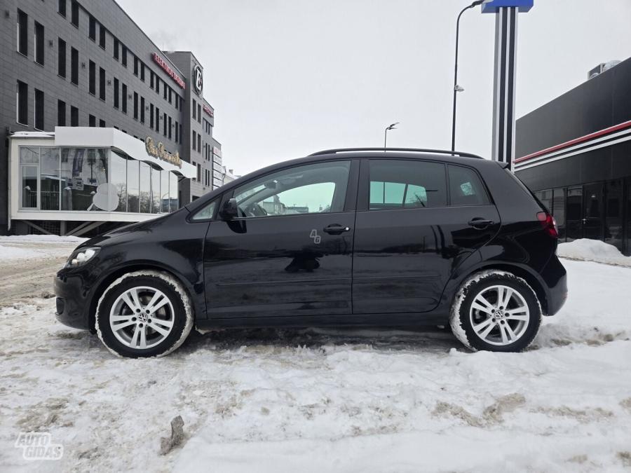 Black Volkswagen Golf Plus 2010 in Kaunas, with an engine capacity of 1.40 L and mileage of 235 thousand km for 4500 €, photo 2 on AUTOMOTO.COM.LV