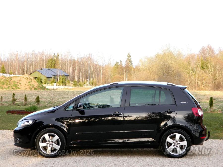 Black Volkswagen Golf Plus 2010 in Viljandi, with an engine capacity of 1.40 L and mileage of 228 thousand km for 3490 €, photo 9 on AUTOMOTO.COM.LV