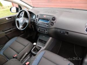 Black Volkswagen Golf Plus 2010 in Viljandi, with an engine capacity of 1.40 L and mileage of 228 thousand km for 3490 €, photo 12 on AUTOMOTO.COM.LV