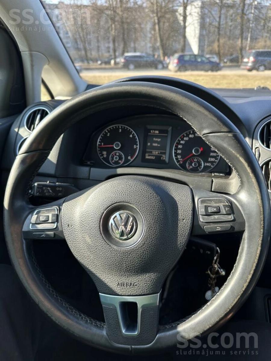 Melns Volkswagen Golf Plus 2010 Rīga, ar dzinēja tilpumu 1.60 L un nobraukumu 366 tūkst. km par 2890 €, foto 6 vietnē AUTOMOTO.COM.LV