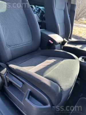 Melns Volkswagen Golf Plus 2010 Rīga, ar dzinēja tilpumu 1.60 L un nobraukumu 366 tūkst. km par 2890 €, foto 10 vietnē AUTOMOTO.COM.LV