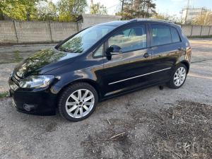 Melns Volkswagen Golf Plus 2010 Liepāja, ar dzinēja tilpumu 1.40 L un nobraukumu 252 tūkst. km par 5400 €, foto  vietnē AUTOMOTO.COM.LV
