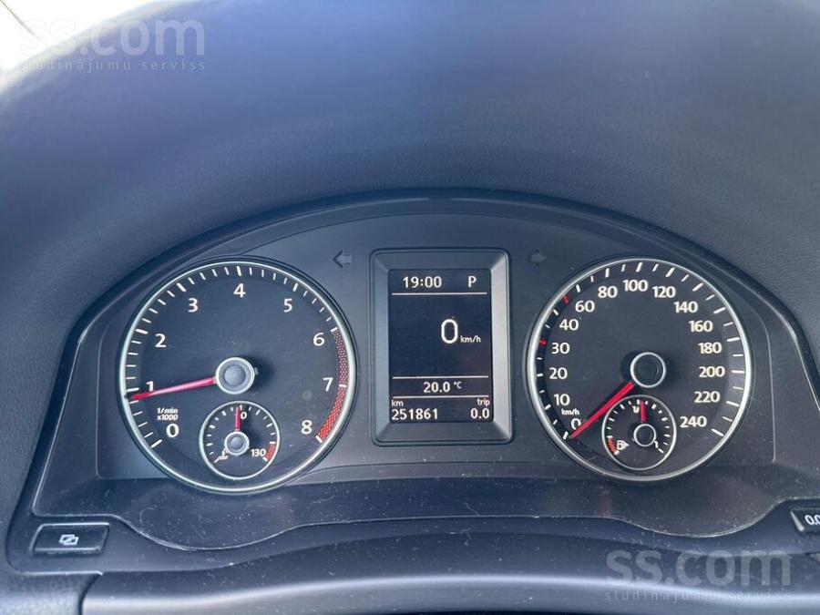 Melns Volkswagen Golf Plus 2010 Liepāja, ar dzinēja tilpumu 1.40 L un nobraukumu 252 tūkst. km par 5400 €, foto 4 vietnē AUTOMOTO.COM.LV