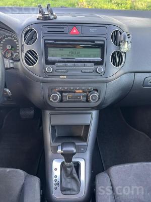 Melns Volkswagen Golf Plus 2010 Liepāja, ar dzinēja tilpumu 1.40 L un nobraukumu 252 tūkst. km par 5400 €, foto 5 vietnē AUTOMOTO.COM.LV