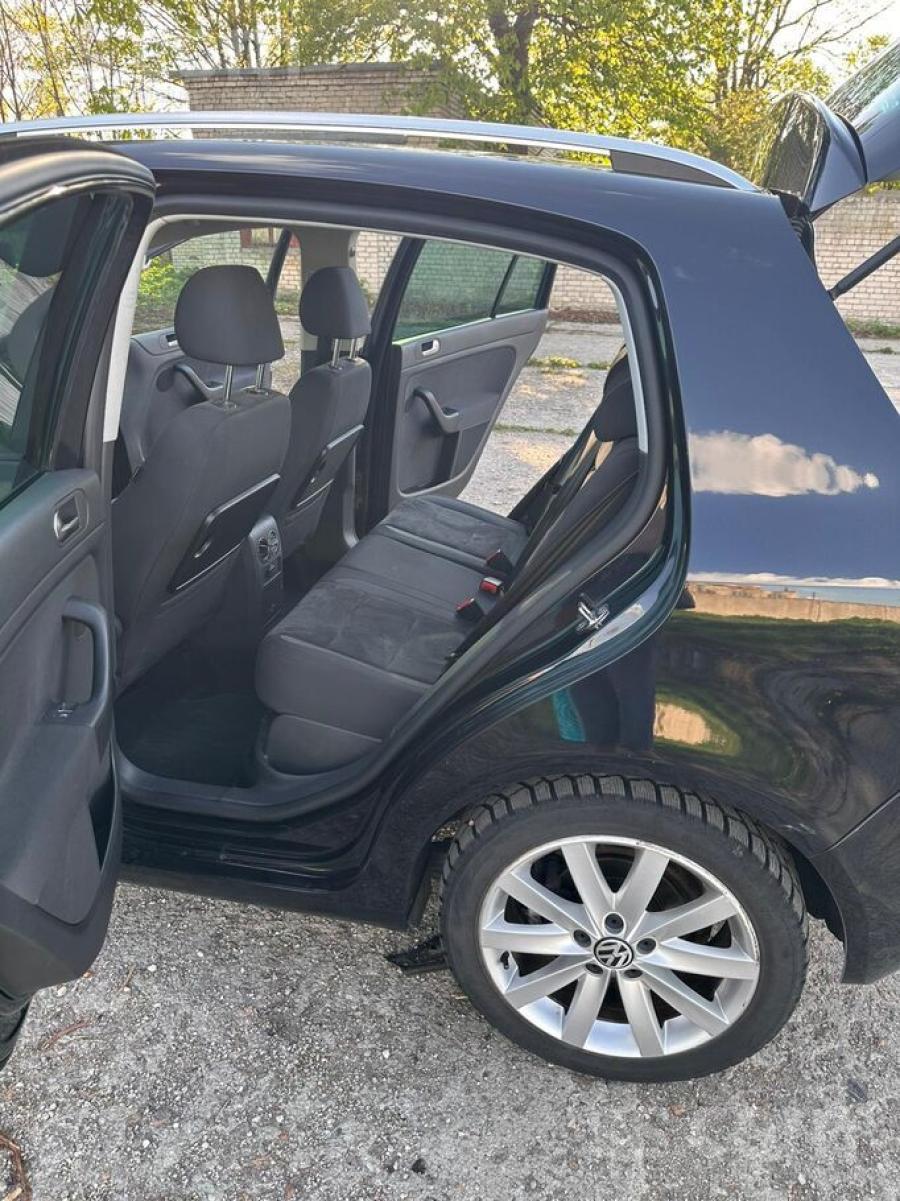Melns Volkswagen Golf Plus 2010 Liepāja, ar dzinēja tilpumu 1.40 L un nobraukumu 252 tūkst. km par 5400 €, foto 7 vietnē AUTOMOTO.COM.LV