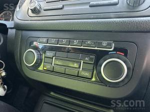 Melns Volkswagen Golf Plus 2010 Rīga, ar dzinēja tilpumu 1.60 L un nobraukumu 366 tūkst. km par 2700 €, foto 18 vietnē AUTOMOTO.COM.LV