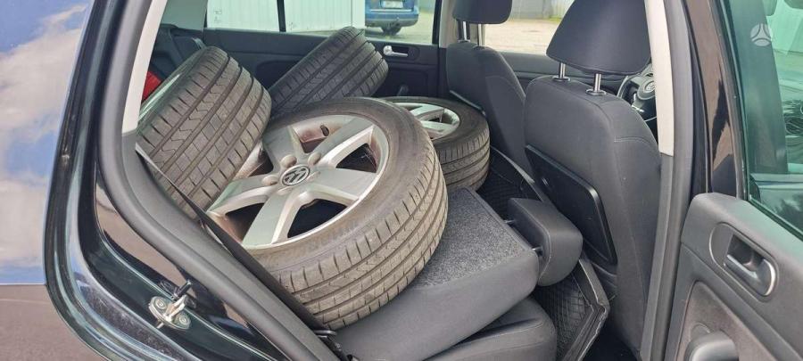 Melns Volkswagen Golf Plus 2010 Utena, ar dzinēja tilpumu 1.60 L un nobraukumu 229 tūkst. km par 3450 €, foto 19 vietnē AUTOMOTO.COM.LV