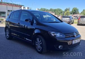 Black Volkswagen Golf Plus 2010 in Rezekne, with an engine capacity of 1.60 L and mileage of 0 thousand km for 3950 €, photo 3 on AUTOMOTO.COM.LV