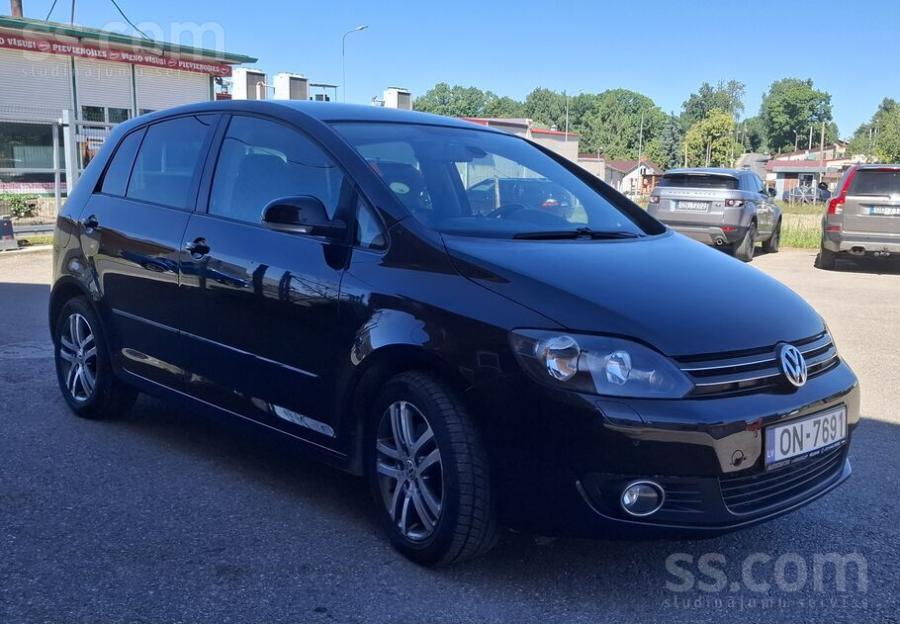 Black Volkswagen Golf Plus 2010 in Rezekne, with an engine capacity of 1.60 L and mileage of 0 thousand km for 3950 €, photo 3 on AUTOMOTO.COM.LV