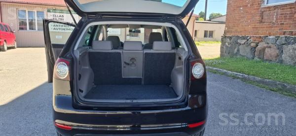 Black Volkswagen Golf Plus 2010 in Rezekne, with an engine capacity of 1.60 L and mileage of 0 thousand km for 3950 €, photo 8 on AUTOMOTO.COM.LV