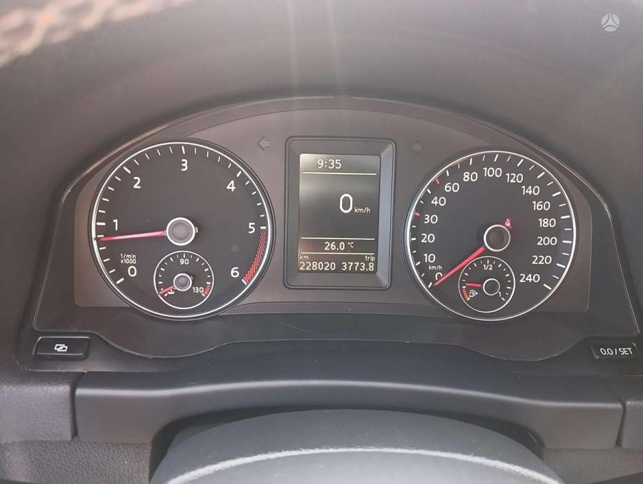 Melns Volkswagen Golf Plus 2010 Utena, ar dzinēja tilpumu 1.60 L un nobraukumu 228 tūkst. km par 3650 €, foto 14 vietnē AUTOMOTO.COM.LV