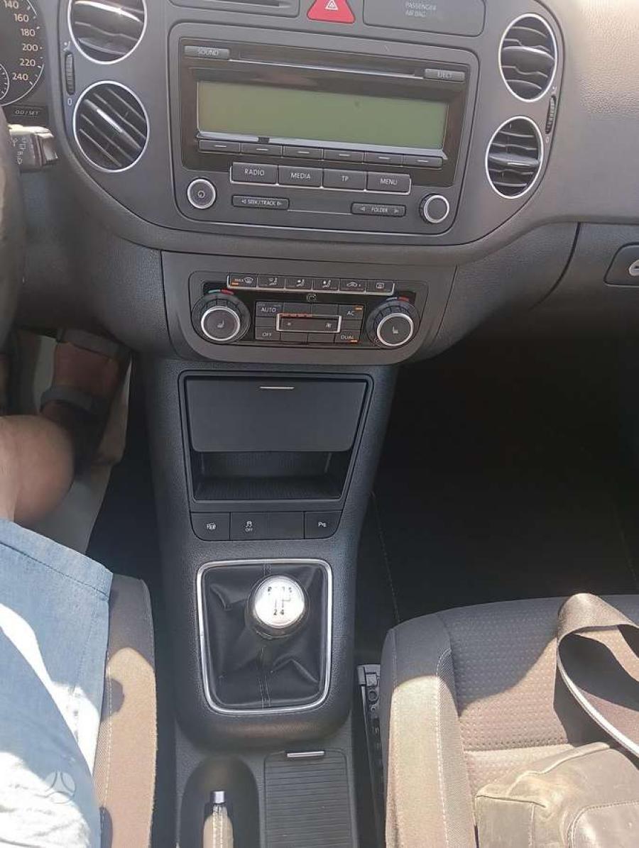Melns Volkswagen Golf Plus 2010 Utena, ar dzinēja tilpumu 1.60 L un nobraukumu 228 tūkst. km par 3650 €, foto 15 vietnē AUTOMOTO.COM.LV