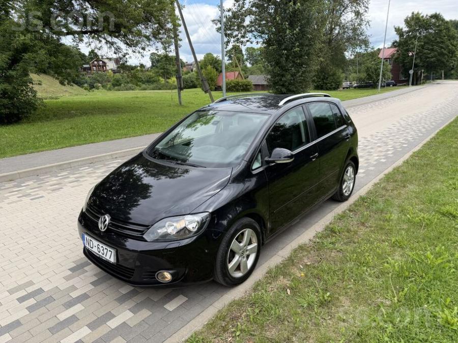 Melns Volkswagen Golf Plus 2010 Rēzekne, ar dzinēja tilpumu 1.60 L un nobraukumu 0 tūkst. km par 3950 €, foto 4 vietnē AUTOMOTO.COM.LV
