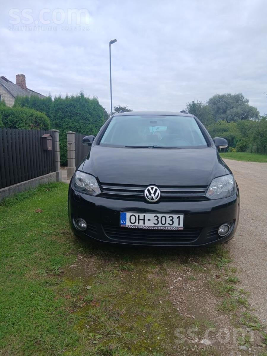 Black Volkswagen Golf Plus 2010 in Liepaja, with an engine capacity of 1.60 L and mileage of 268 thousand km for 4000 €, photo 4 on AUTOMOTO.COM.LV