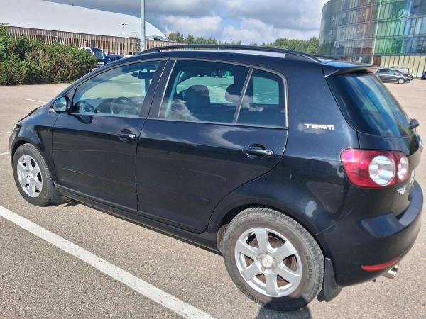 Melns Volkswagen Golf Plus 2010 Šauļi, ar dzinēja tilpumu 1.40 L un nobraukumu 172 tūkst. km par 5000 €, foto 7 vietnē AUTOMOTO.COM.LV