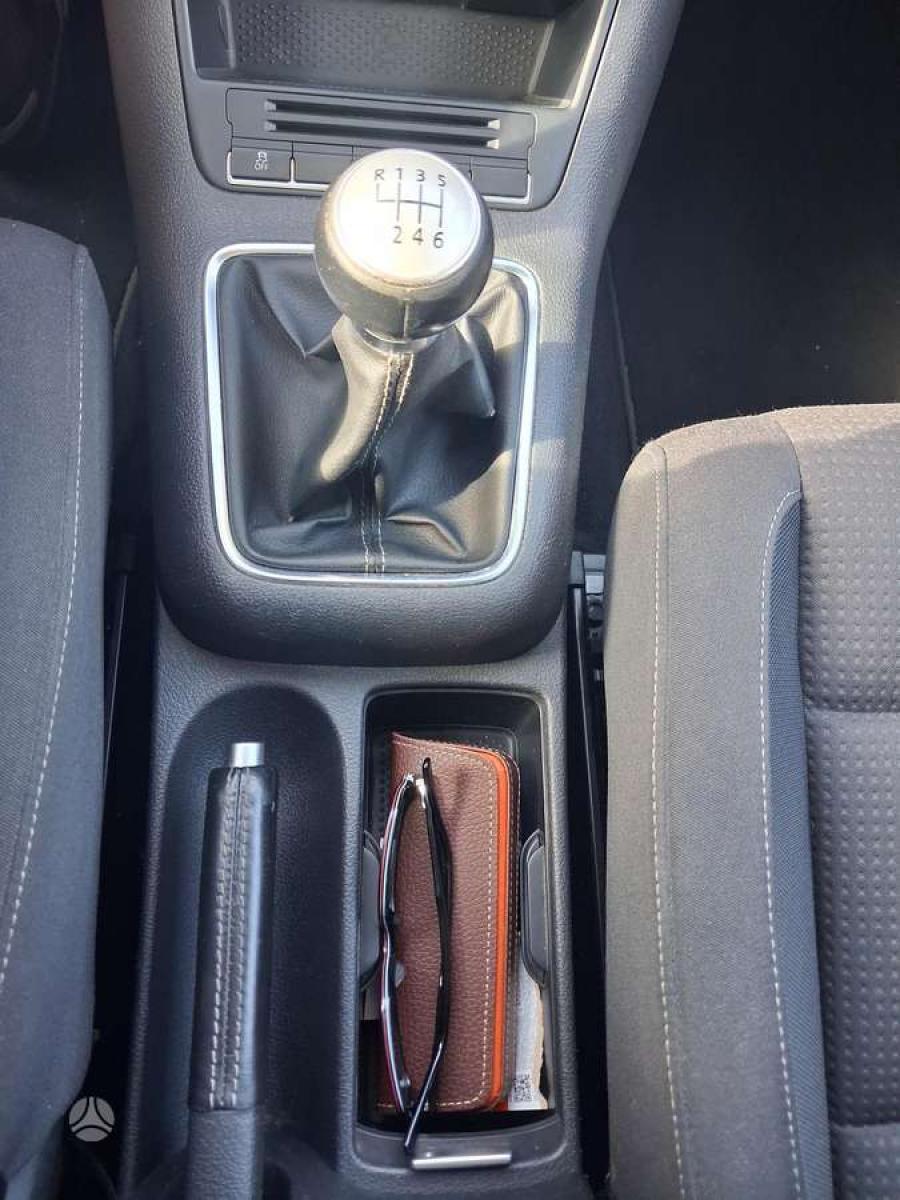 Black Volkswagen Golf Plus 2010 in Siauliai, with an engine capacity of 1.40 L and mileage of 172 thousand km for 5000 €, photo 15 on AUTOMOTO.COM.LV
