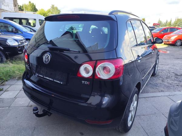 Volkswagen Golf Plus 2010 Utena vietnē Melns Volkswagen Golf Plus 2010 Utena, ar dzinēja tilpumu 1.60 L un nobraukumu 260 tūkst. km par 3900 €, foto 10 vietnē AUTOMOTO.COM.LV
