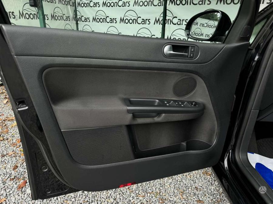 Melns Volkswagen Golf Plus 2010 Viļņa, ar dzinēja tilpumu 1.40 L un nobraukumu 155 tūkst. km par 5200 €, foto 19 vietnē AUTOMOTO.COM.LV