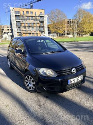 Black Volkswagen Golf Plus 2010 in Riga, with an engine capacity of 1.40 L and mileage of 268 thousand km for 1580 €, photo 3 on AUTOMOTO.COM.LV